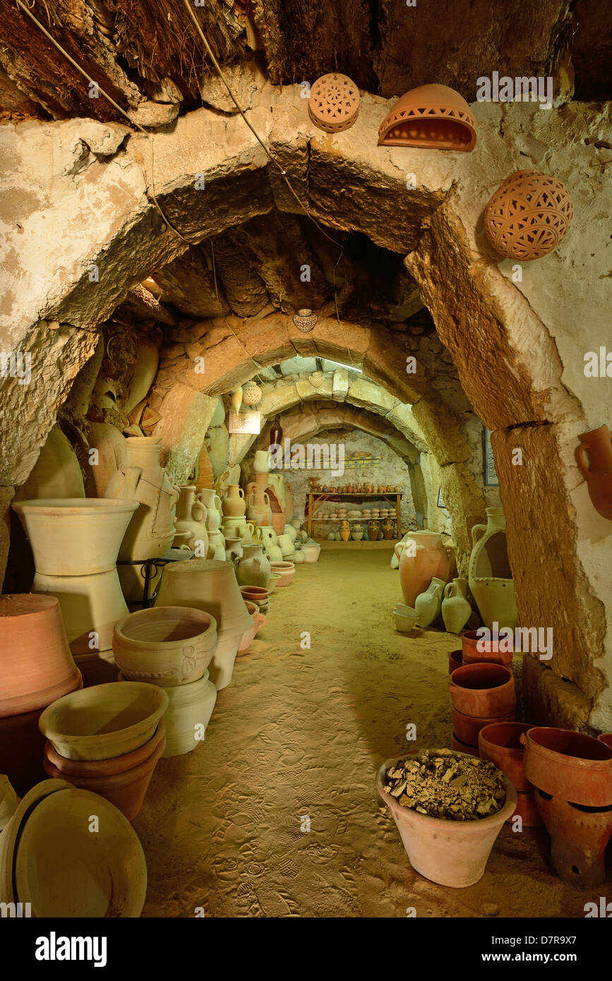 Al Guellala, Djerba, famous for its pottery Stock Photo - Alamy