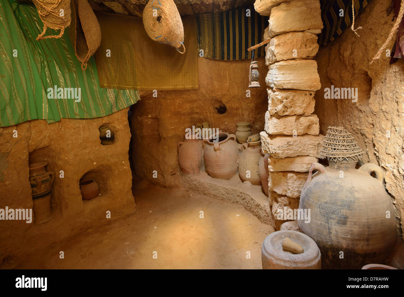 Al Guellala, Djerba, famous for its pottery Stock Photo - Alamy