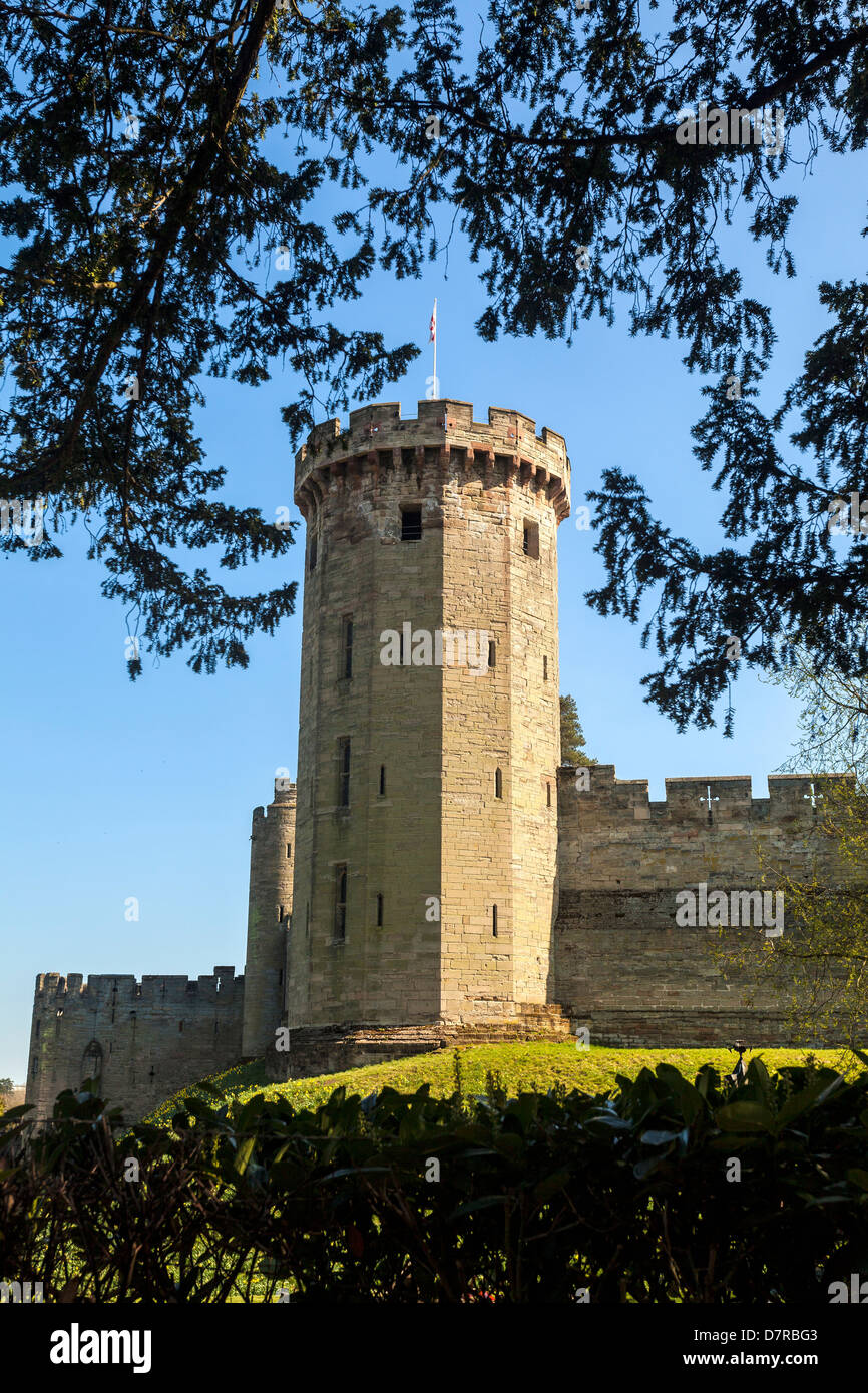 Warwick castle uk tower hi-res stock photography and images - Alamy