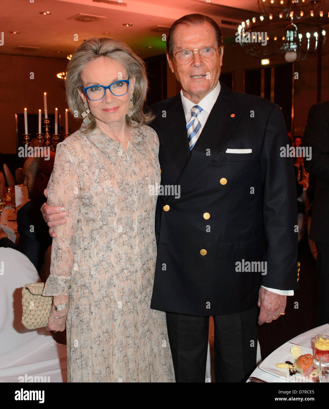Blankenfelde-Mahlow, Germany. 12th May, 2013. Sir Roger and Lady ...