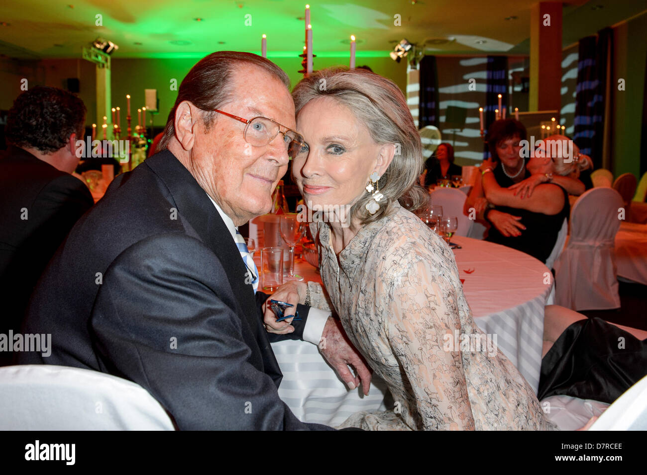 Blankenfelde-Mahlow, Germany. 12th May, 2013. Sir Roger and Lady ...