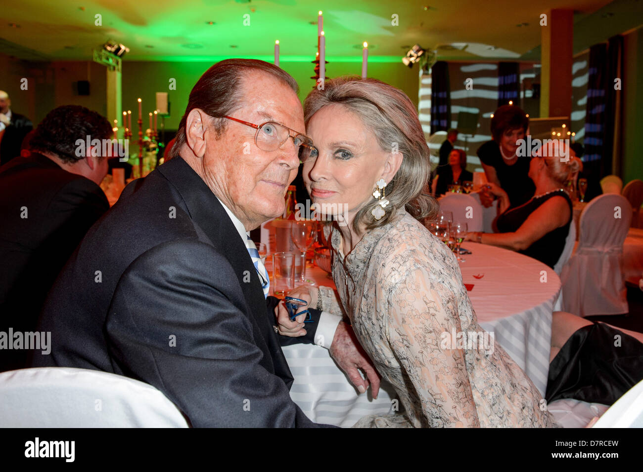 Blankenfelde-Mahlow, Germany. 12th May, 2013. Sir Roger and Lady ...