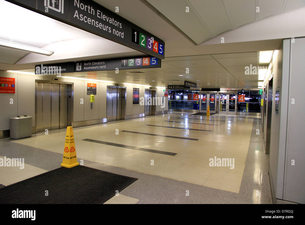 Elevator terminal airport hi-res stock photography and images - Alamy