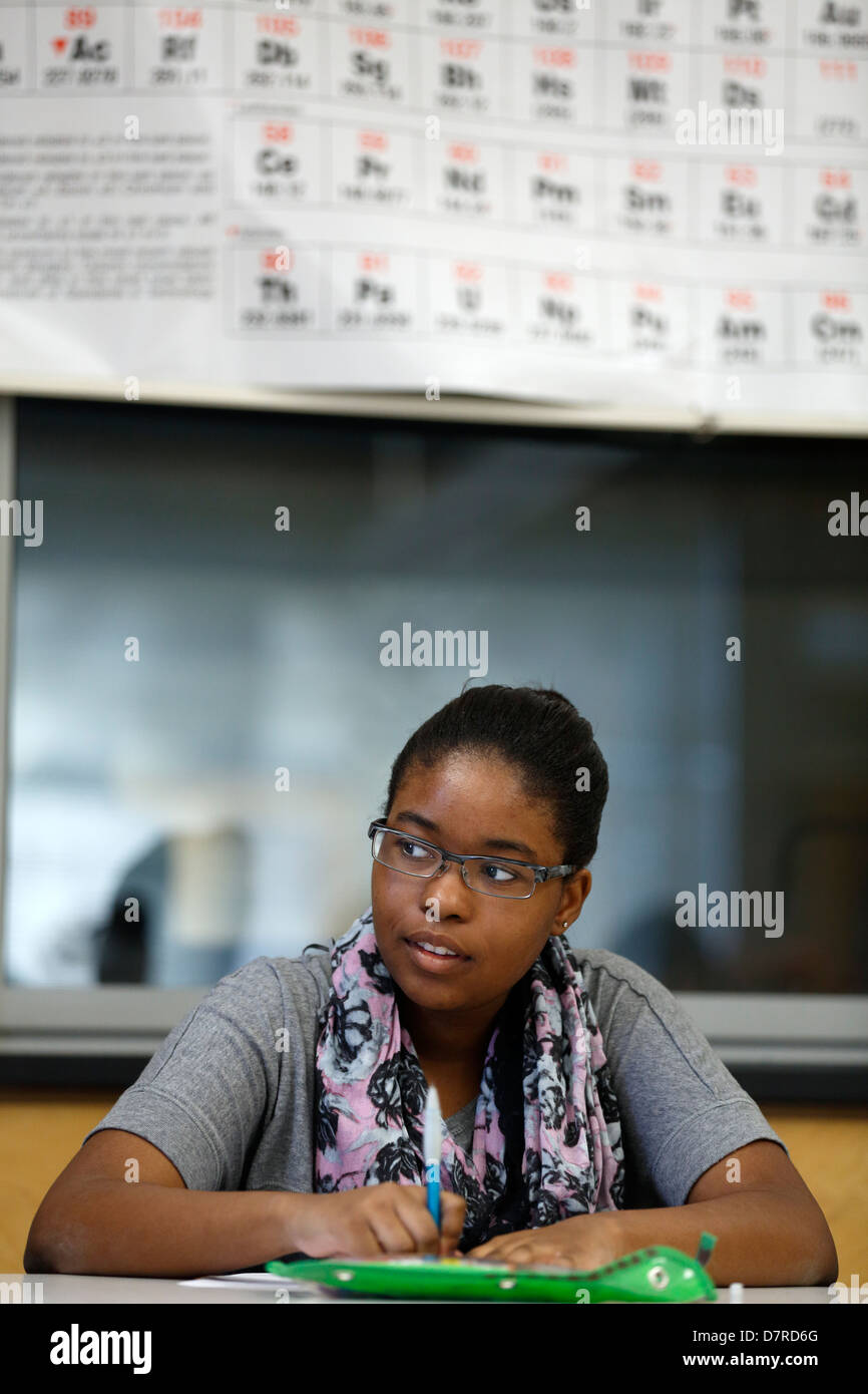 High school science class Stock Photo - Alamy