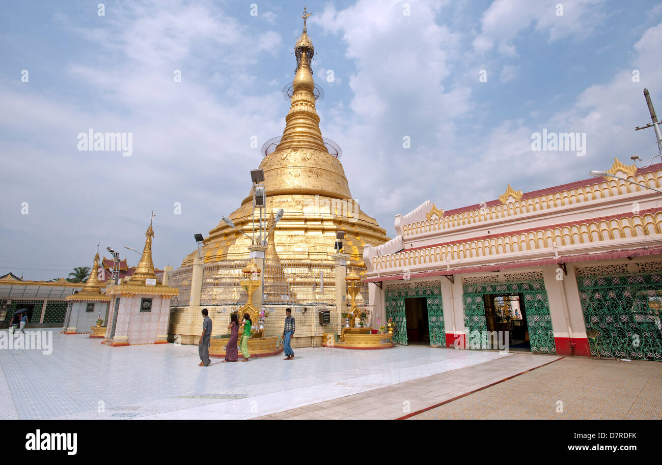 Botataung golden temple stupa hi-res stock photography and images - Alamy