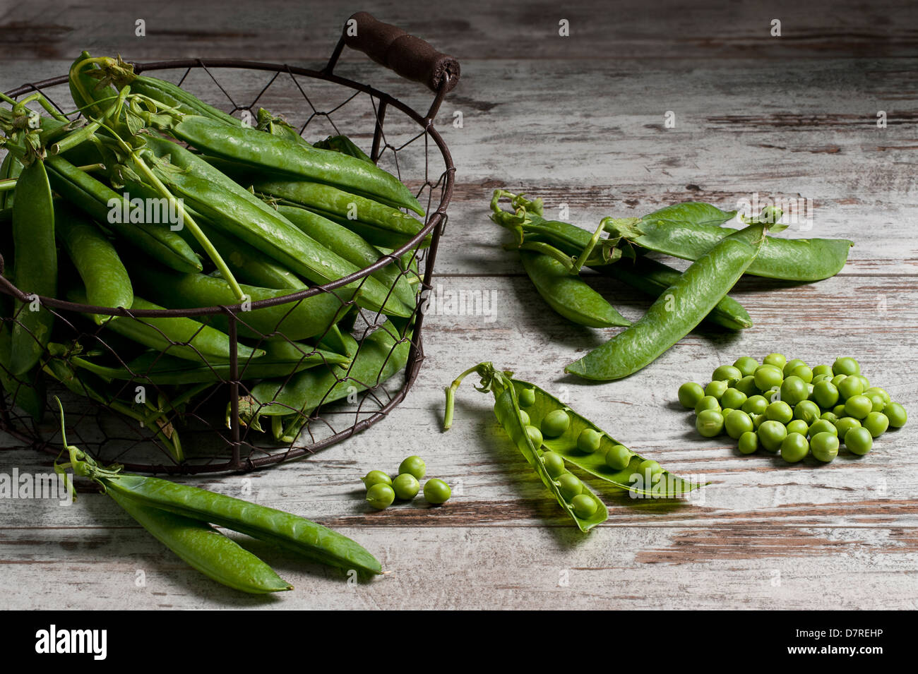 Shelled pea hi-res stock photography and images - Alamy
