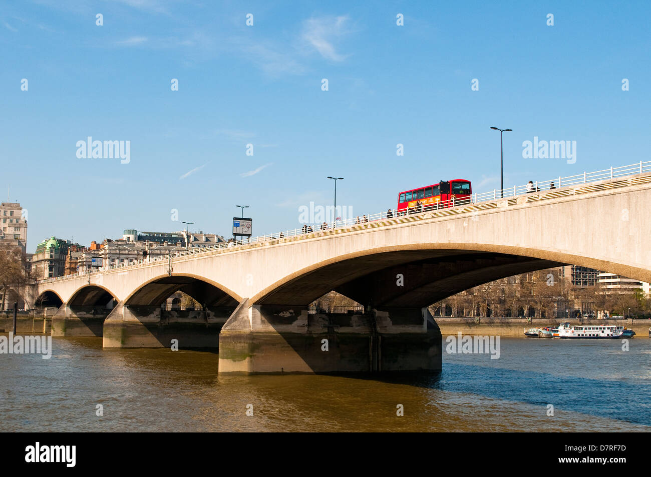 Waterloo bridge london hi-res stock photography and images - Alamy