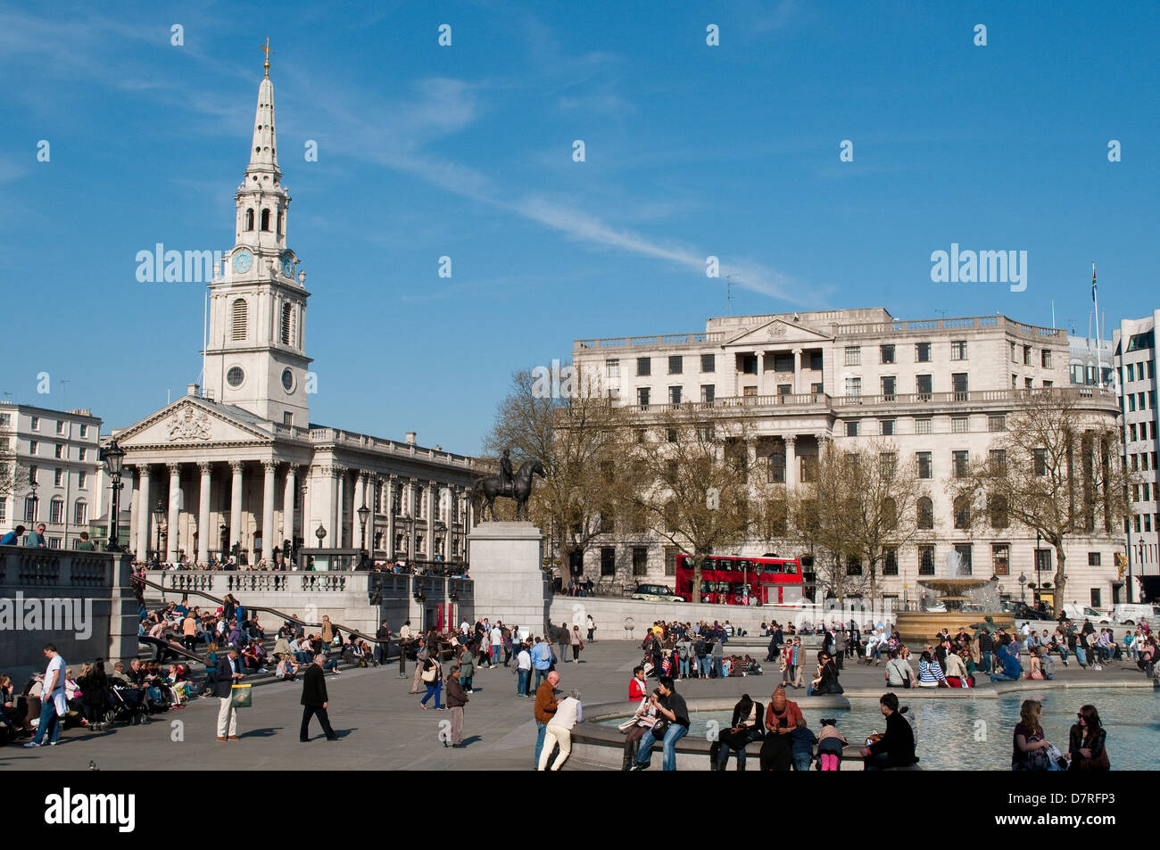 Trafalgar Square, St Martin in the Fields church, London, UK Stock ...