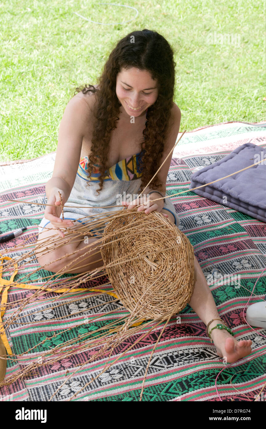 Weaving reed hi-res stock photography and images - Alamy