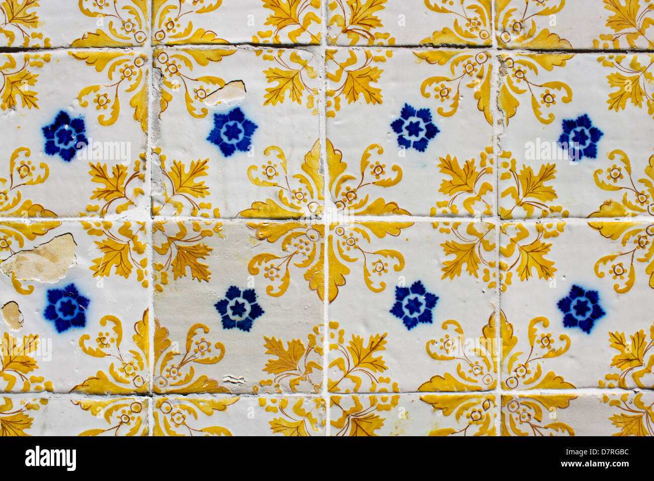 Portuguese ceramics hi-res stock photography and images - Alamy