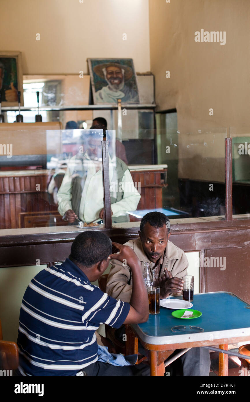 Addis ababa ethiopia coffee house hi-res stock photography and images ...
