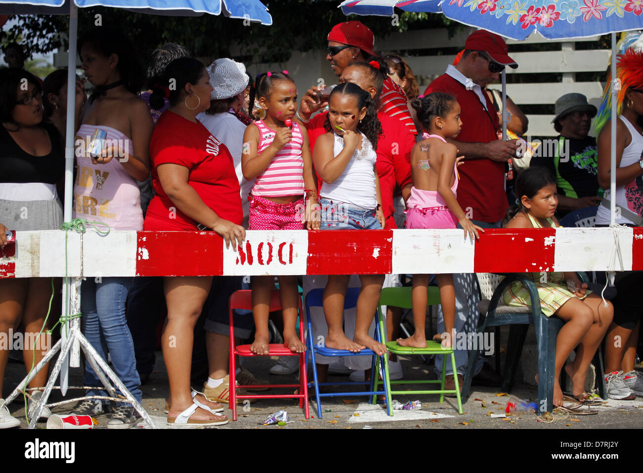 Carnival grand parade hi-res stock photography and images - Alamy