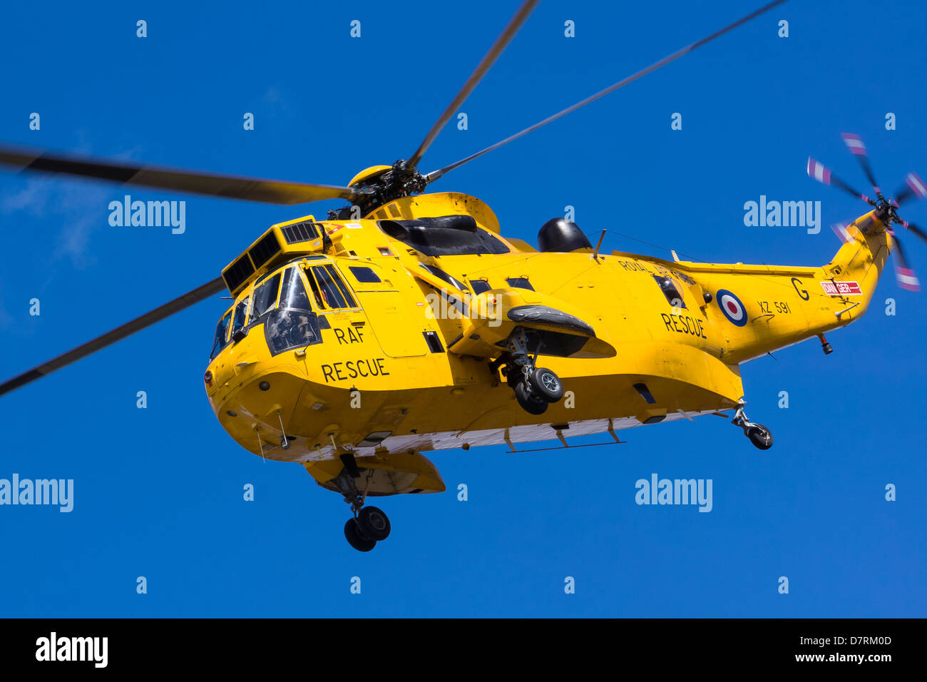 RAF Sea King and Rescue team out training on the Northumberland Coast ...
