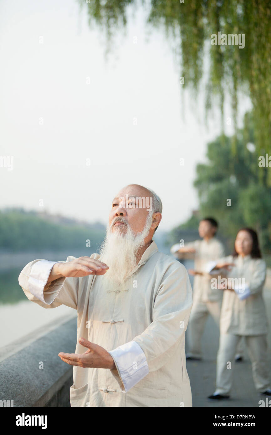 Chinese people practicing tai ji hi-res stock photography and images ...