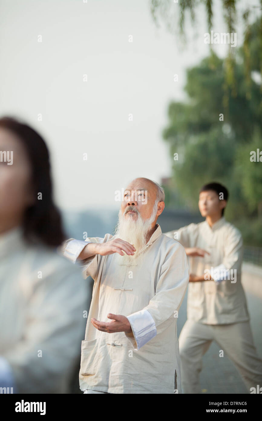 Chinese people practicing tai ji hi-res stock photography and images ...