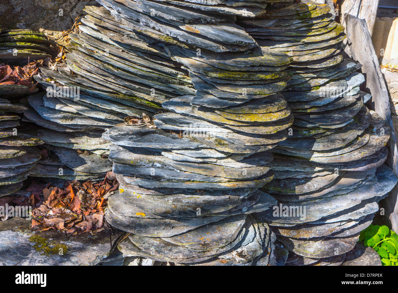 Pile of old slates, roofing materials, recycling Stock Photo - Alamy