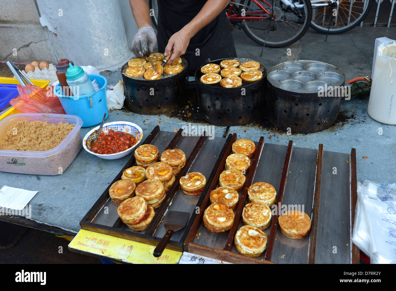 Malaysia food stall hi-res stock photography and images - Alamy