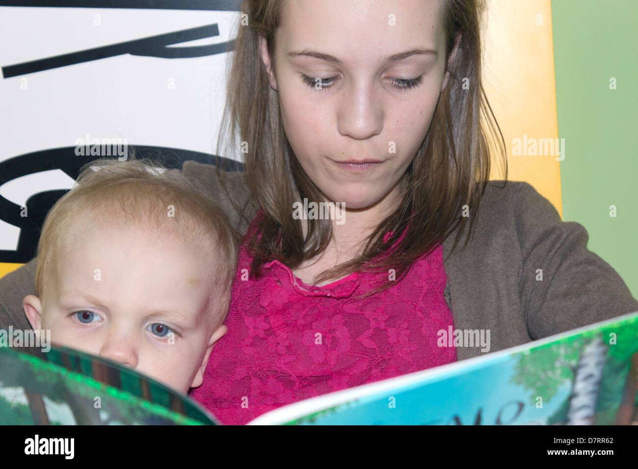 Toddler bedtime book hi-res stock photography and images - Alamy