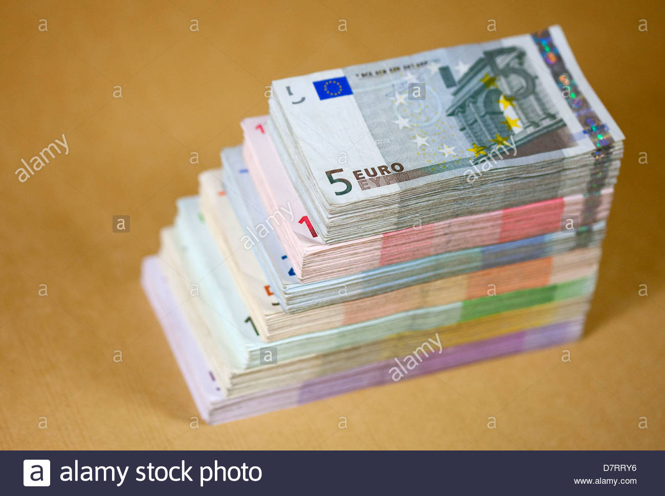 Bundles Money Euro Banknotes Stock Photos & Bundles Money Euro ...
