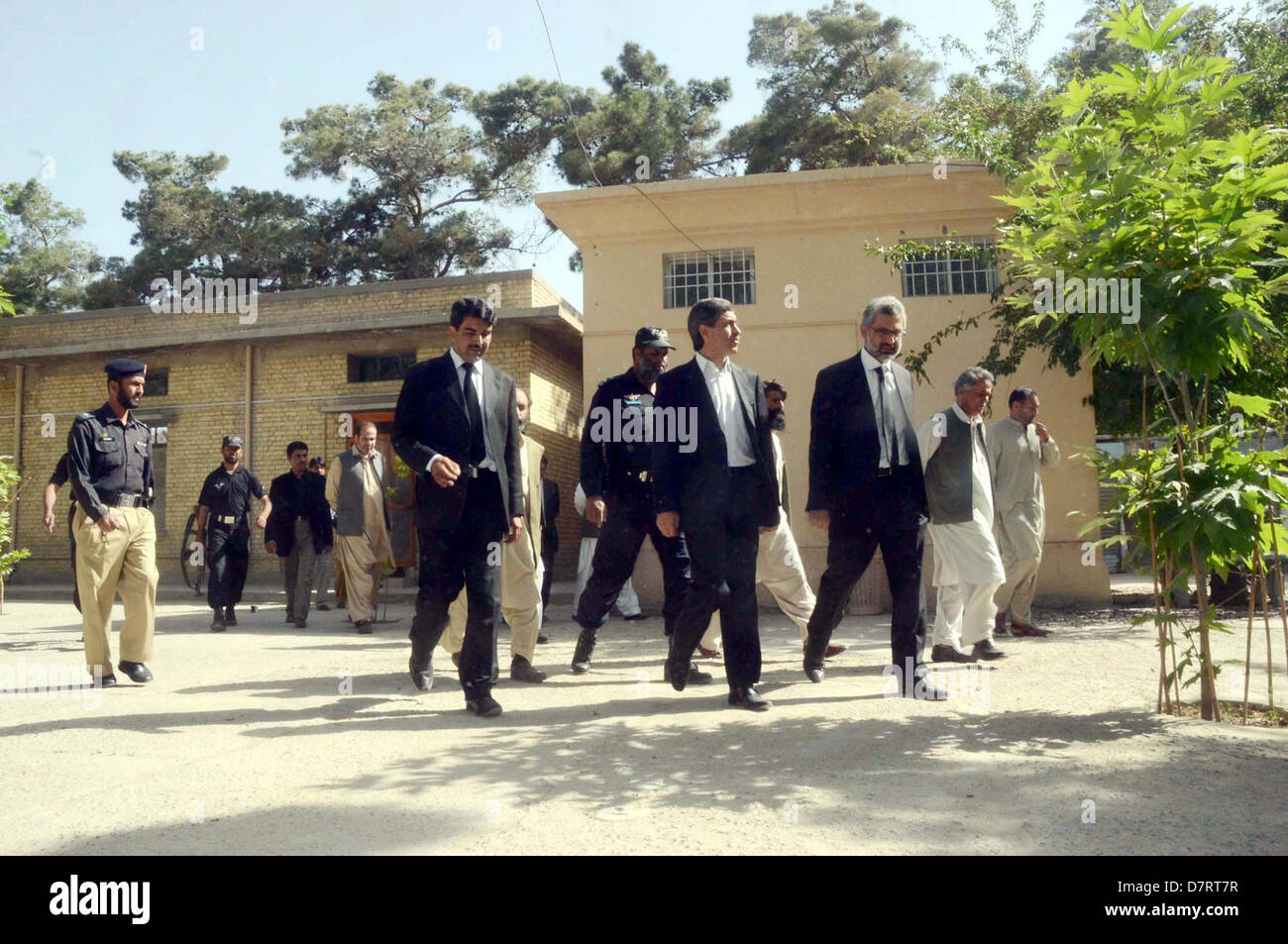 Chief Justice Balochistan High Court, Qazi Faiz Essa visits Kachehri to ...