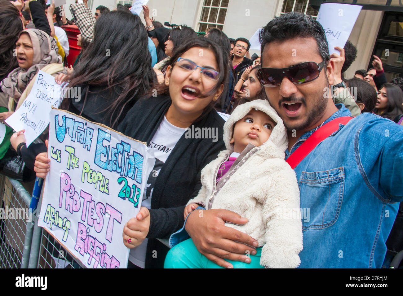 Young pakistanis london hi-res stock photography and images - Alamy