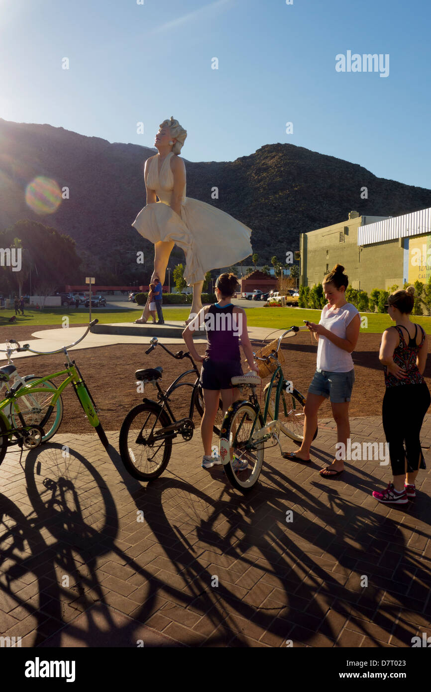 Marilyn Monroe Sculpture Palm Springs High Resolution Stock Photography ...