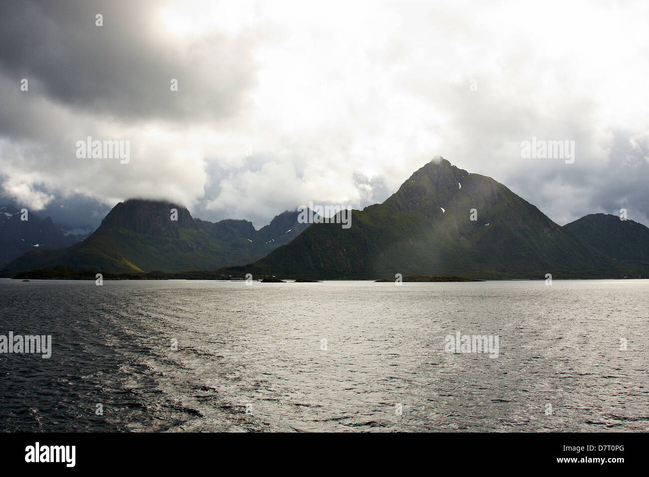 Cruise ship lofoten islands hi-res stock photography and images - Alamy