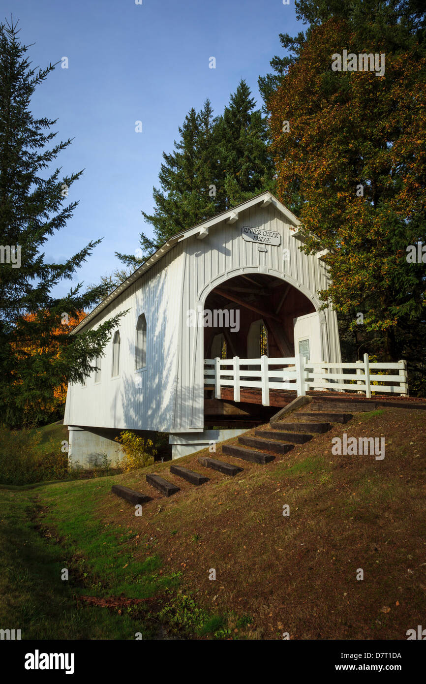 USA, Oregon, Pedee, Minnie Ritner Ruiter Wayside, Ritner Creek Bridge ...