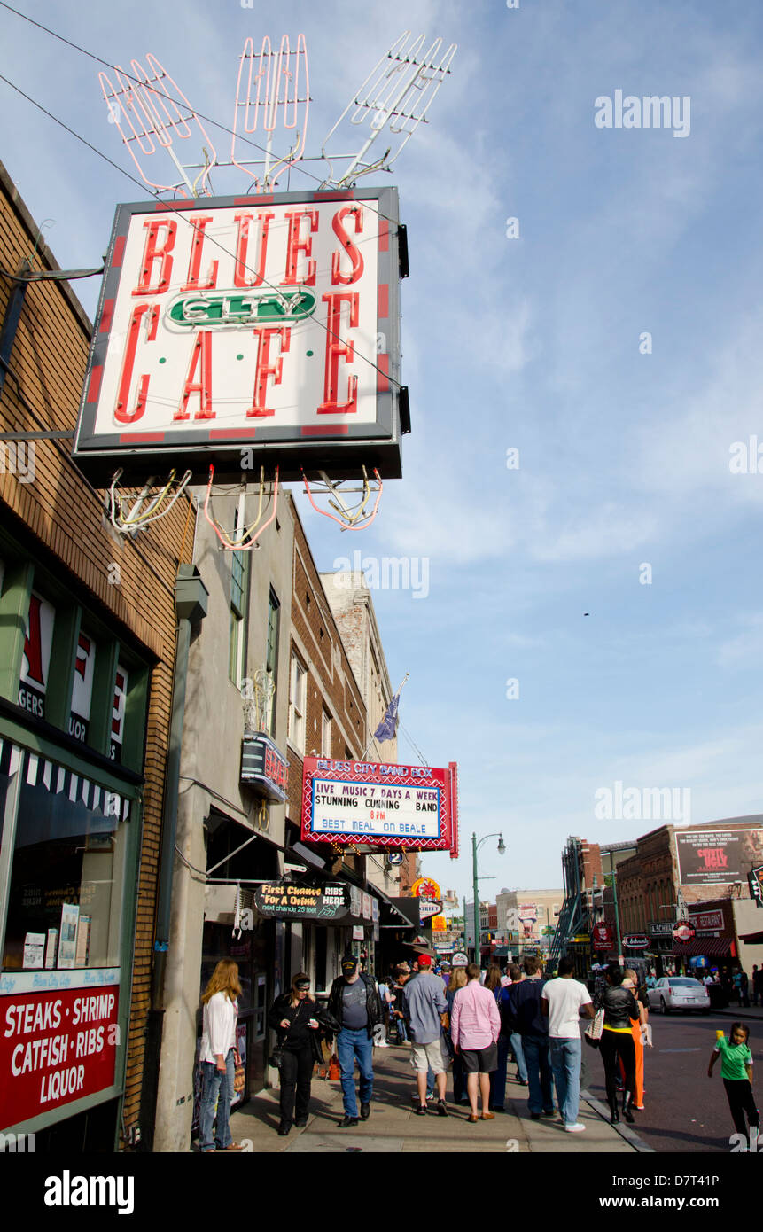 Tennessee, Memphis. Famous Beale Street. Blues Cafe Stock Photo - Alamy