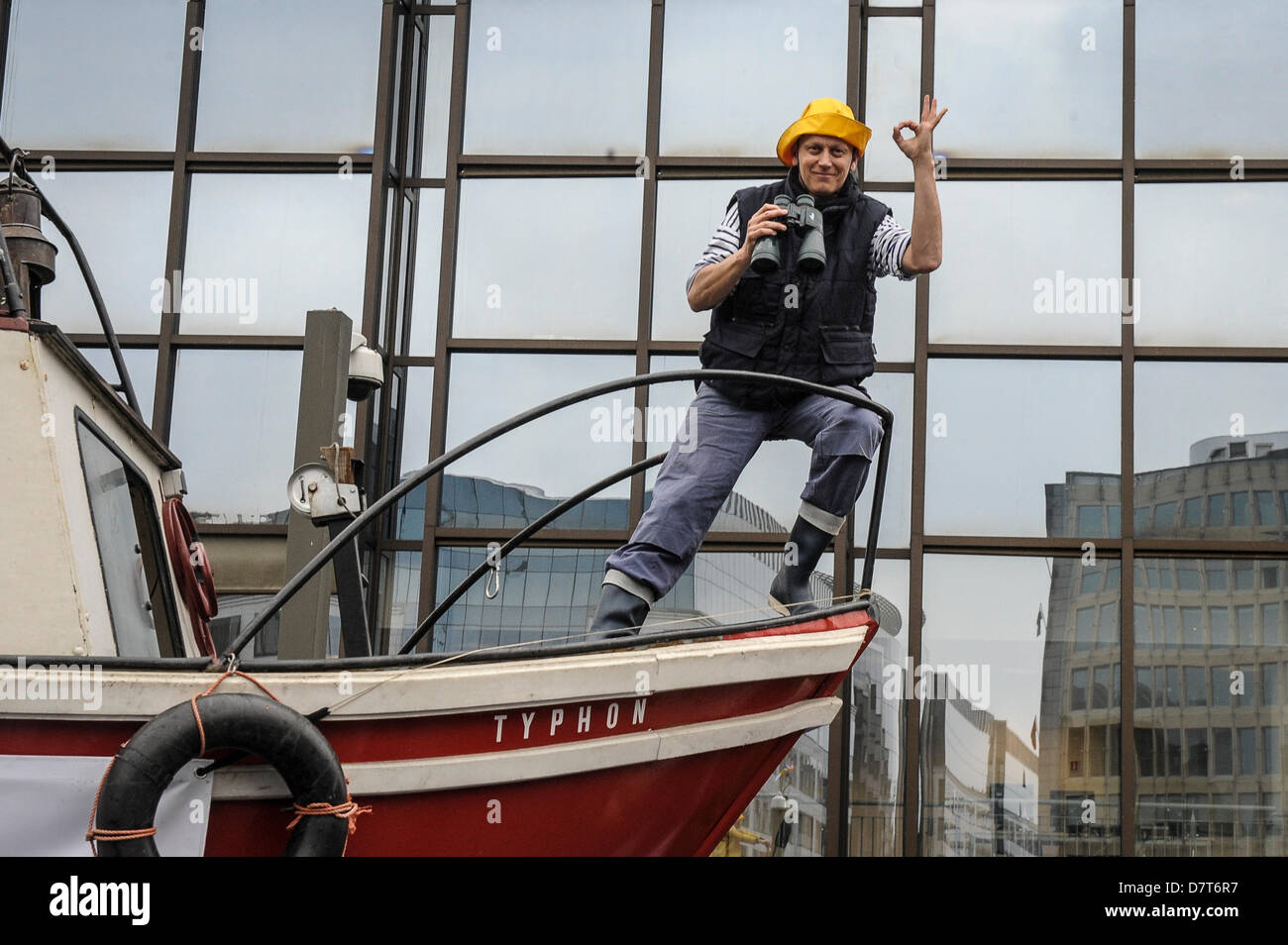 Wwf supporters hi-res stock photography and images - Alamy