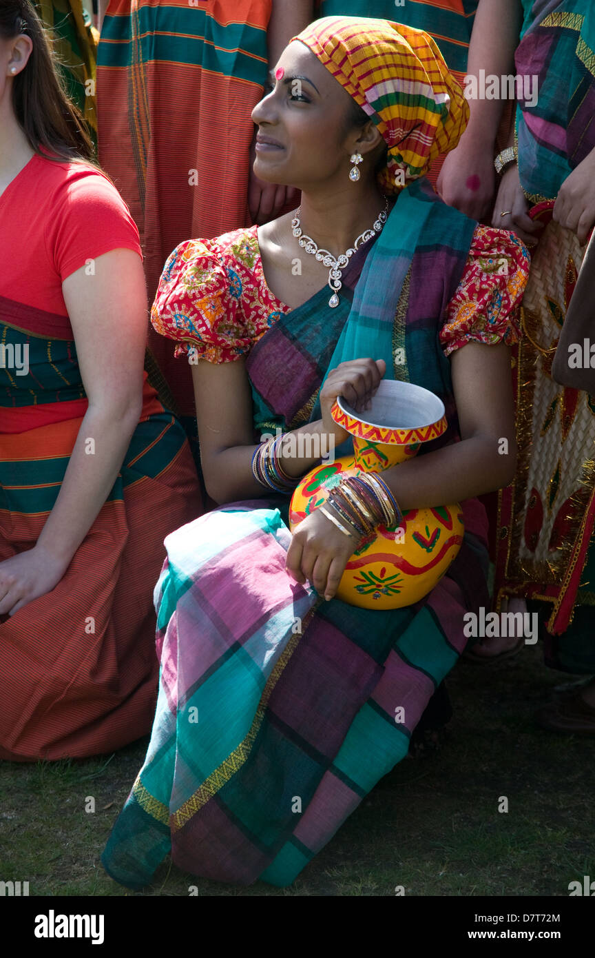 Traditional bengali woman hi-res stock photography and images - Alamy