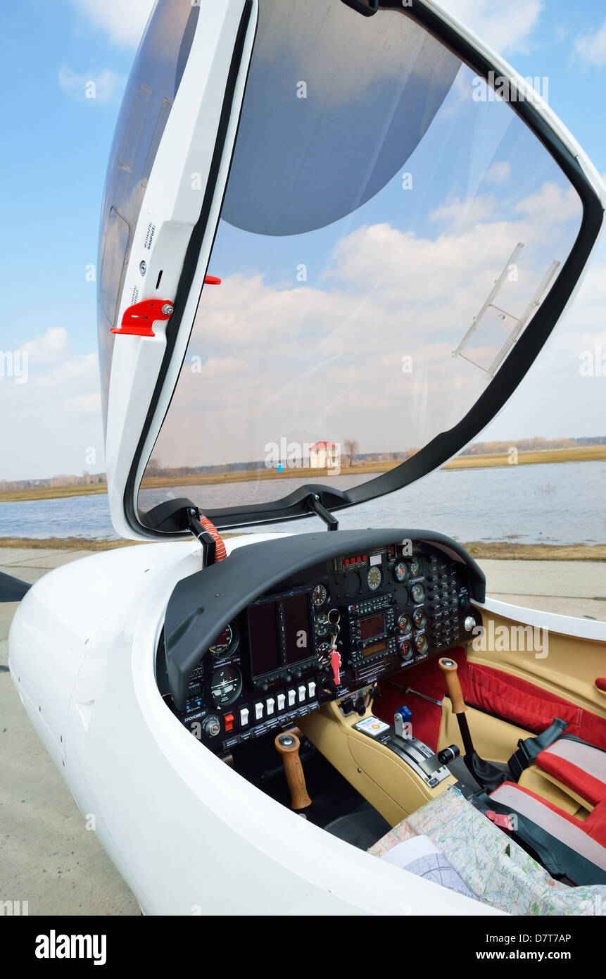 Cockpit of the light aircraft Stock Photo - Alamy