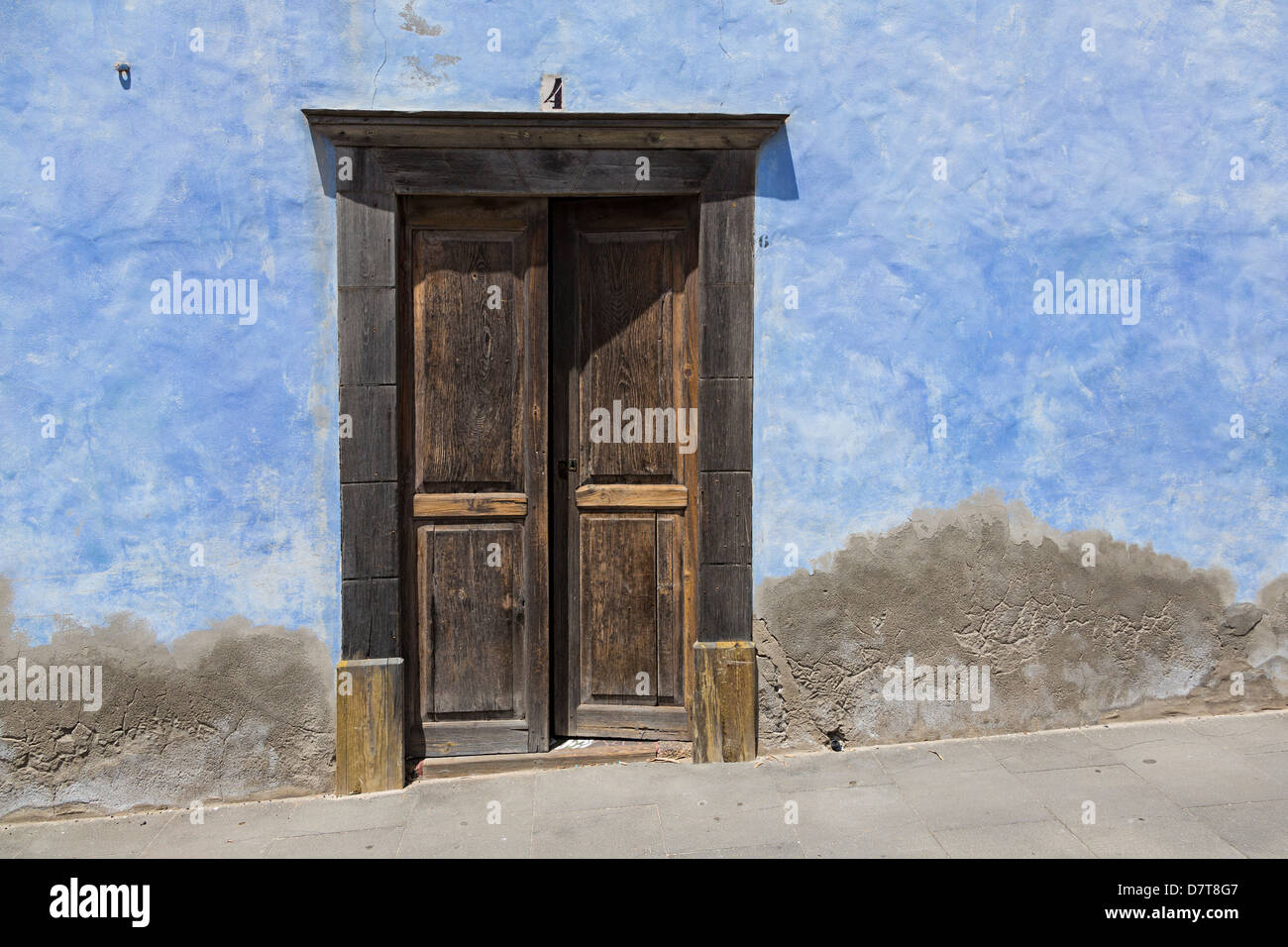 Poor door hi-res stock photography and images - Alamy