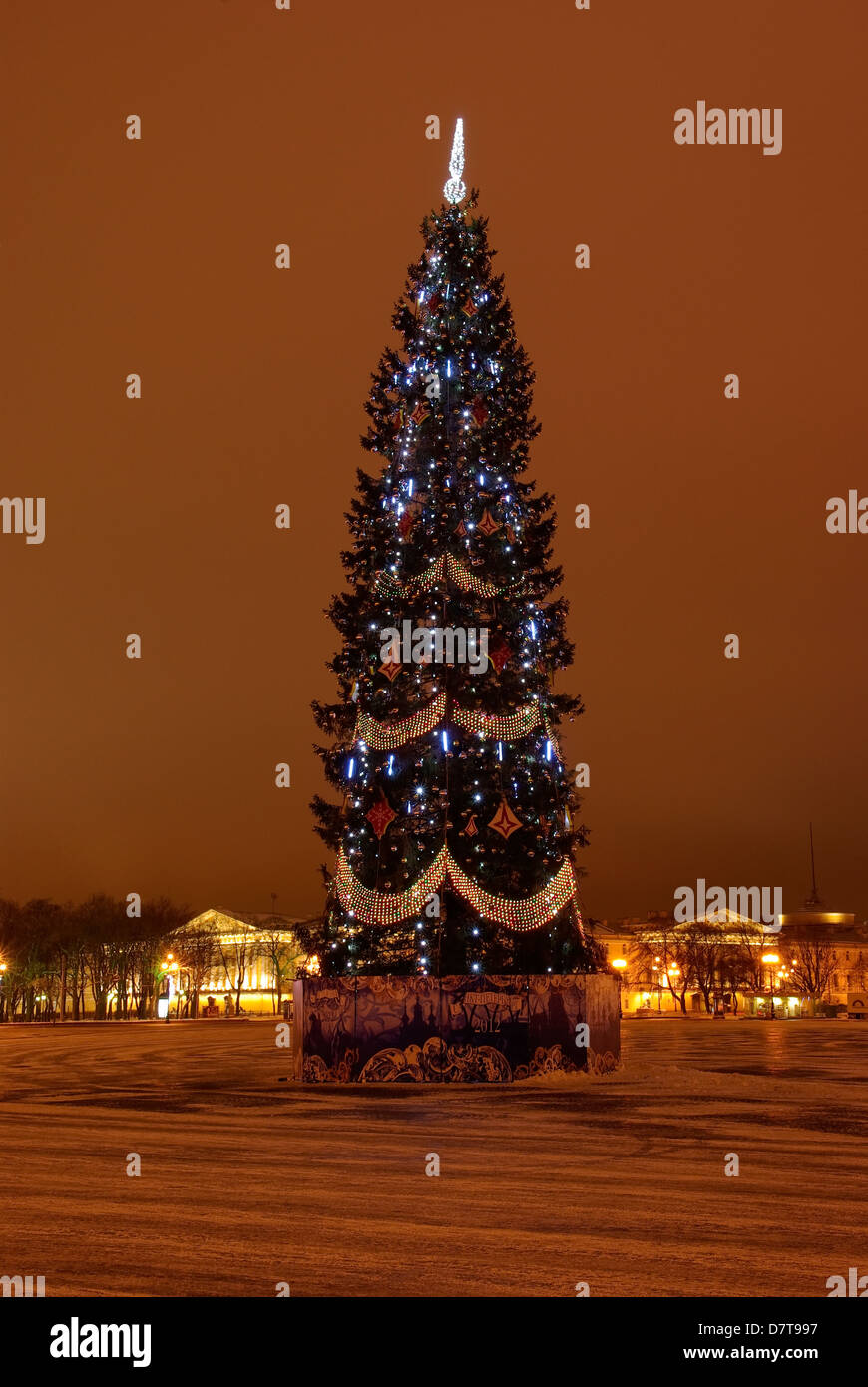 Russia. St. Petersburg. Palace Square. View on the Christmas tree Stock ...