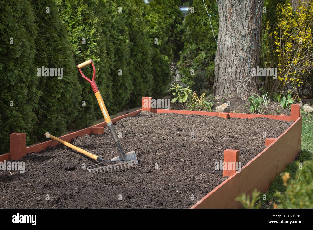 Soil on spade hi-res stock photography and images - Alamy