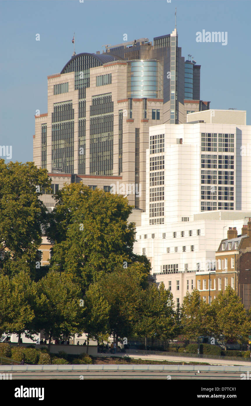 Office buildings in the city of London, England Stock Photo - Alamy