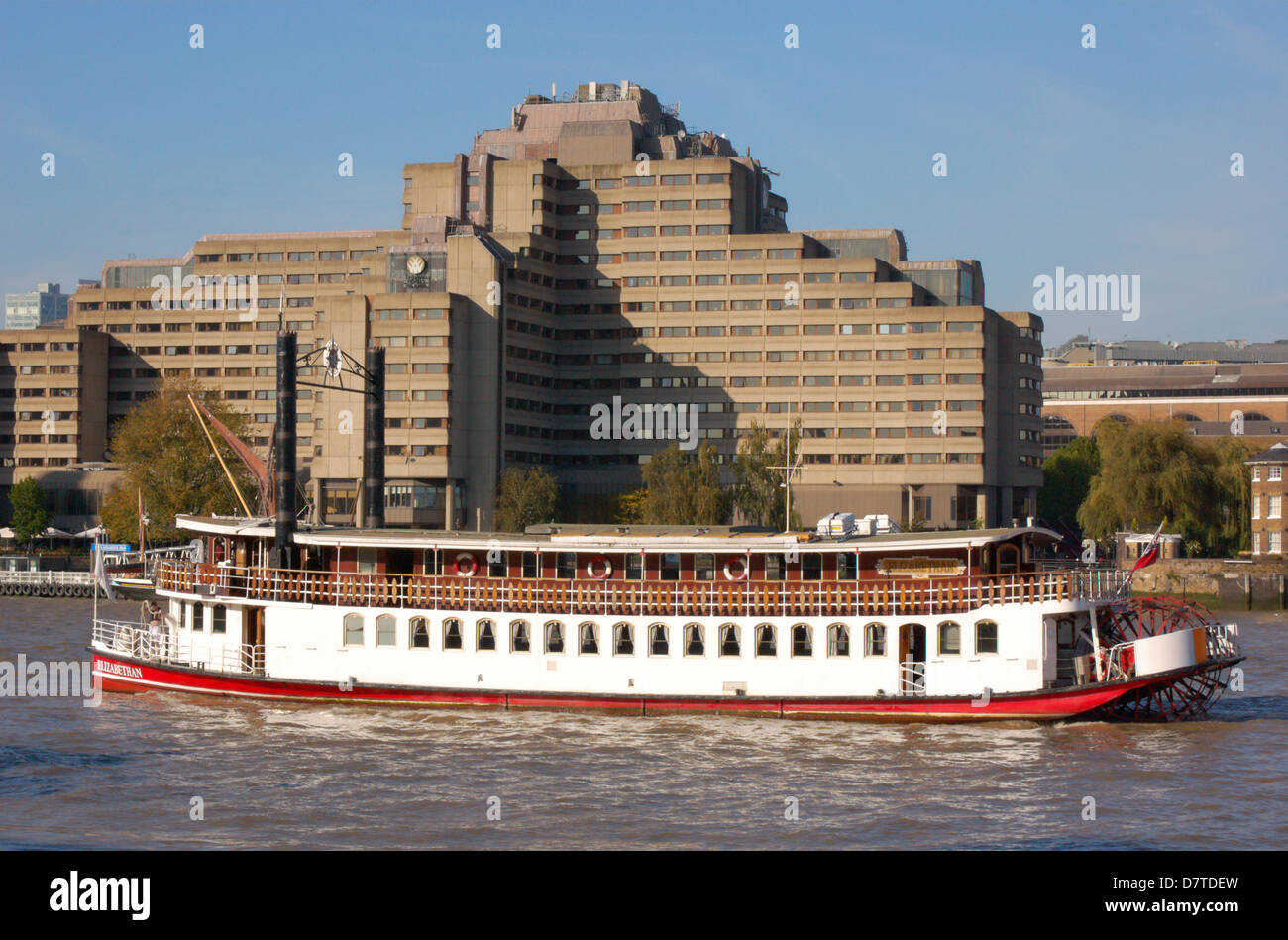 River boat on the Thames in London, England Stock Photo - Alamy