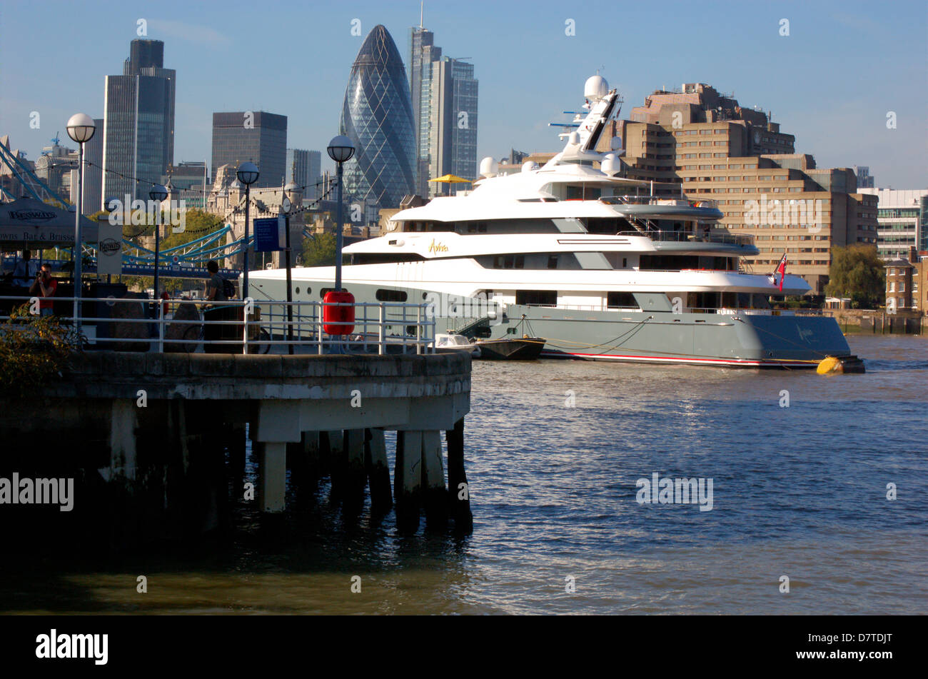 Motor yacht on the Thames in London, England Stock Photo - Alamy