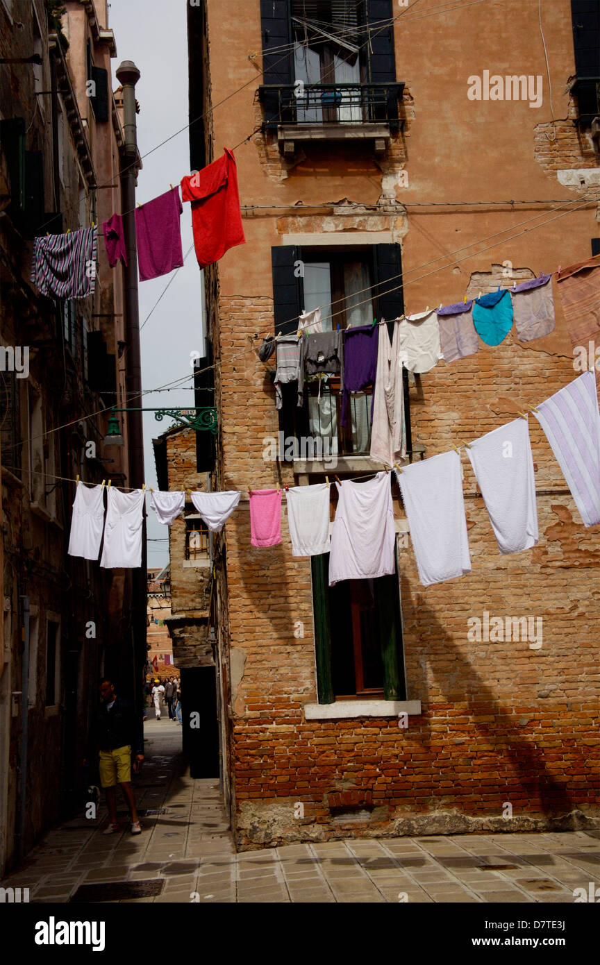 Back alley venice italy hi-res stock photography and images - Alamy