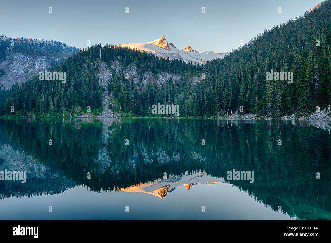 USA, Washington State, Glacier Peak Wilderness, Snow King Mountain ...