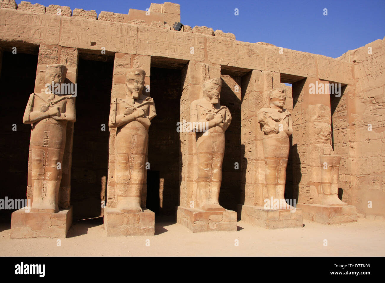 Luxor temple architecture hi-res stock photography and images - Alamy