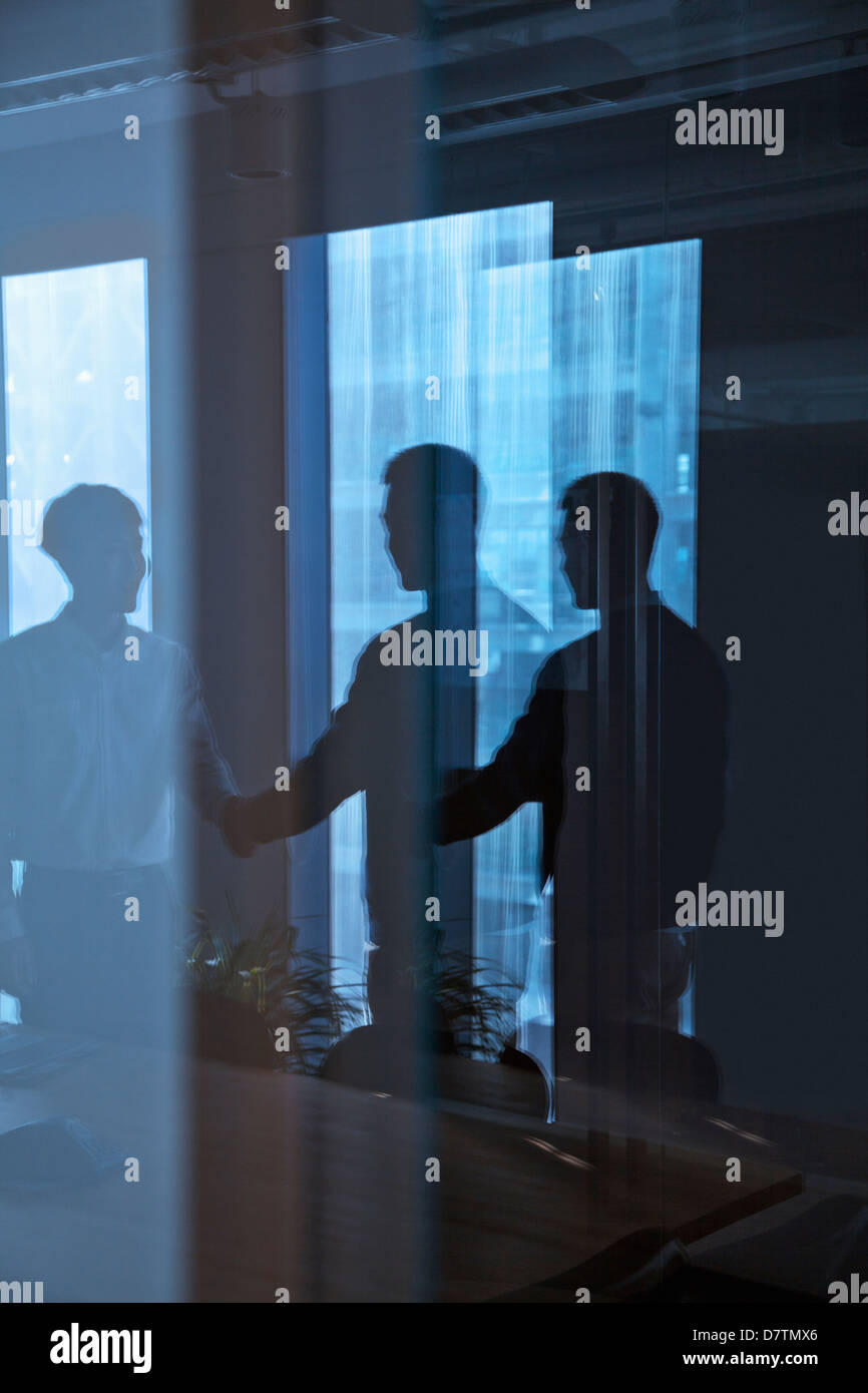 Silhouette two men talking black hi-res stock photography and images ...