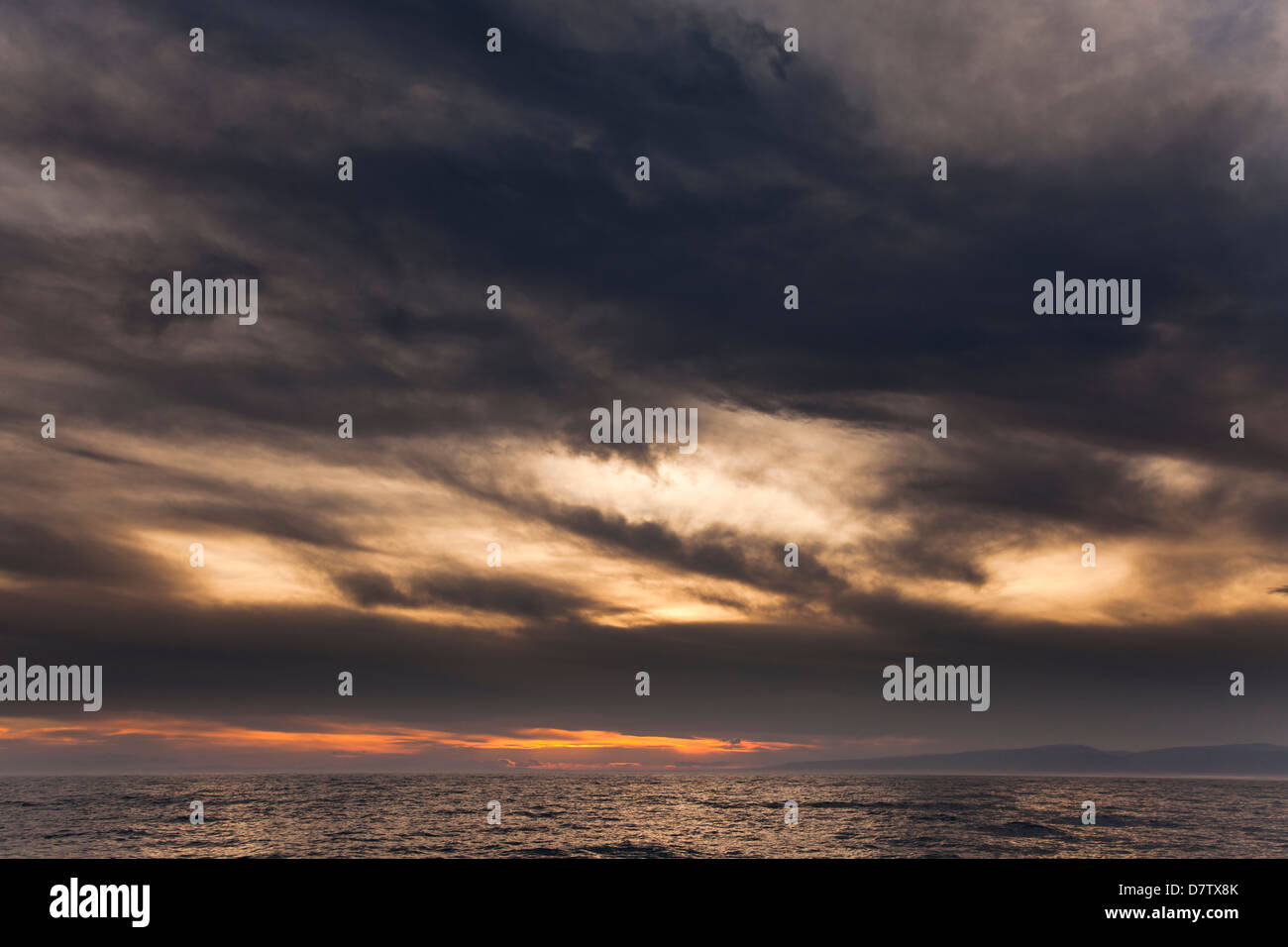 Clouds lit by the setting sun hi-res stock photography and images - Alamy