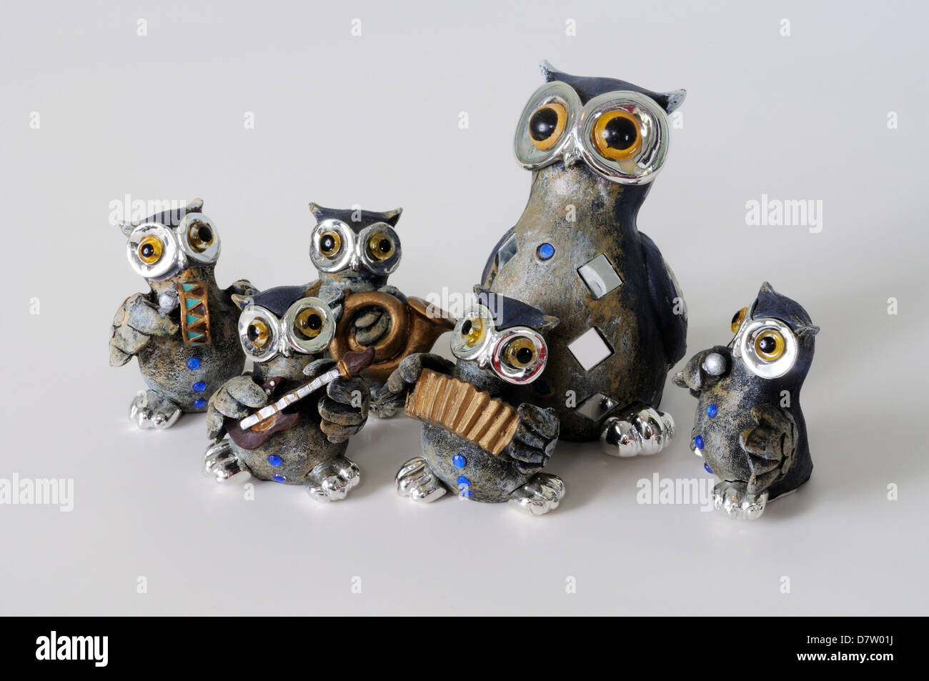 Silver musical instruments hi-res stock photography and images - Alamy