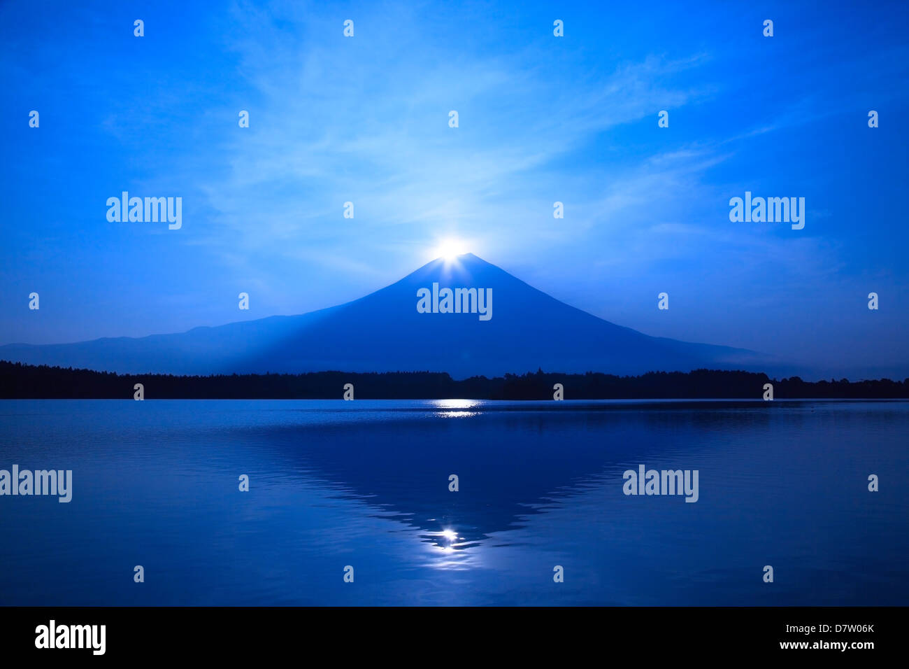 Mount Fuji and Lake Tanuki, Shizuoka Prefecture Stock Photo - Alamy