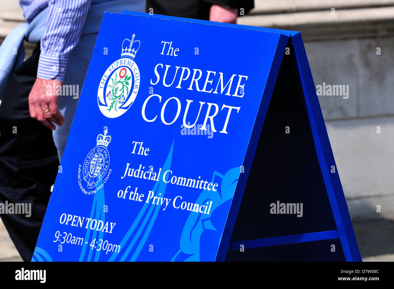 Trafalgar square sign hi-res stock photography and images - Alamy