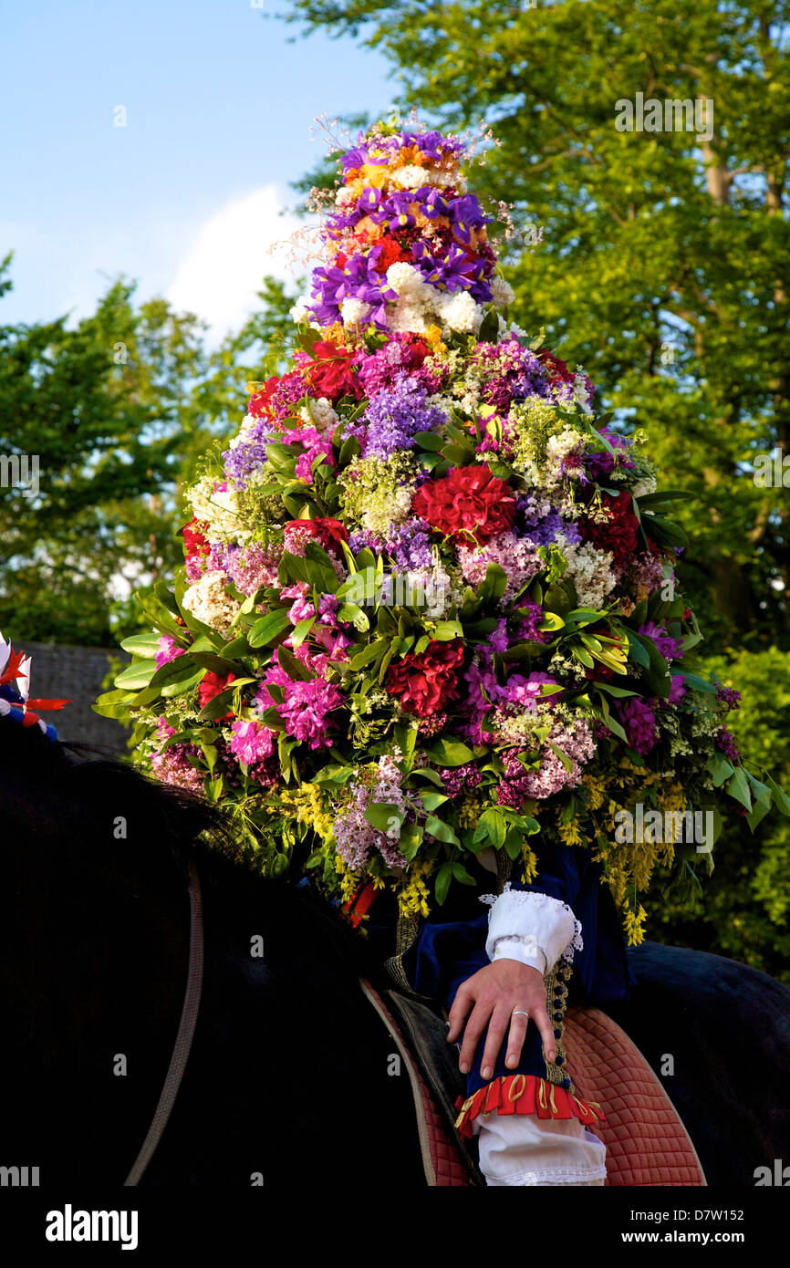 Castleton garland hi-res stock photography and images - Alamy