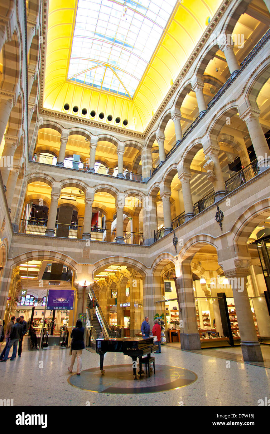 Magna Plaza Shopping Centre Stock Photos & Magna Plaza Shopping Centre ...