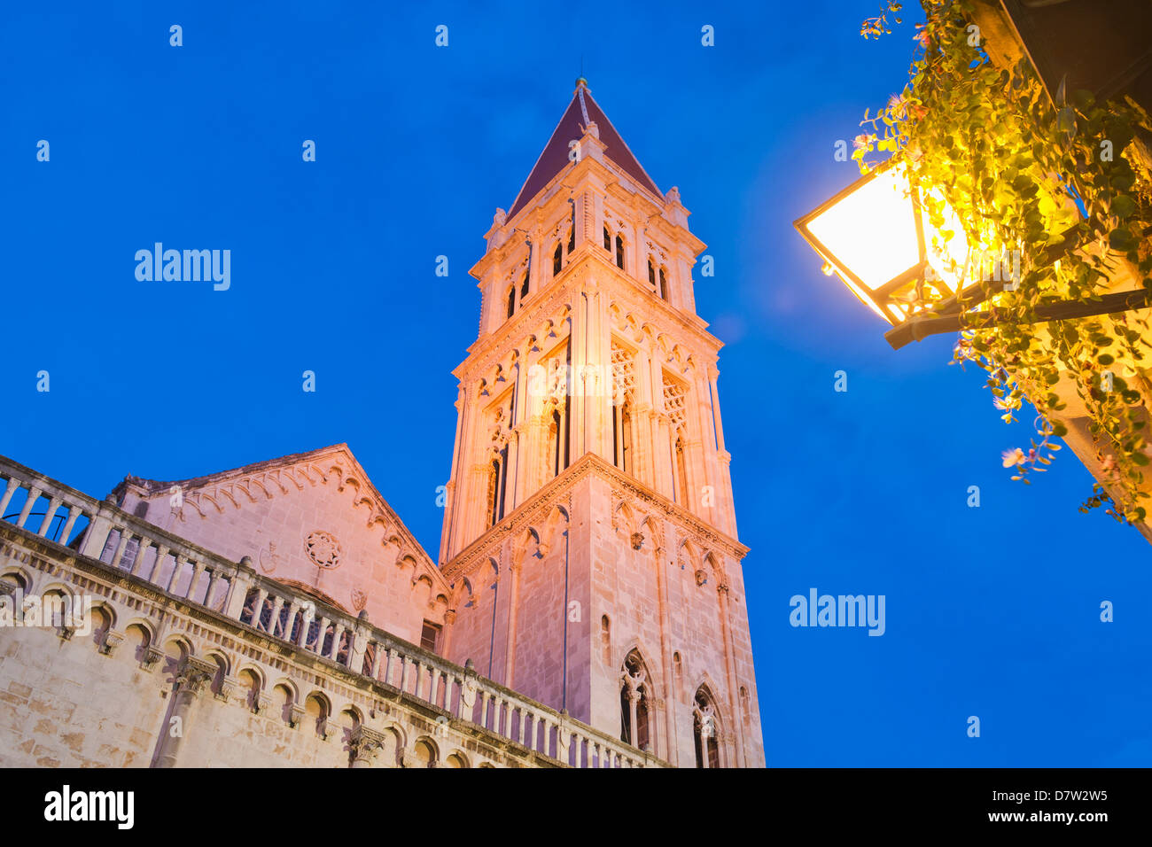 Cathedral of St. Lawrence (Katedrala Sv. Lovre) at night, Trogir ...