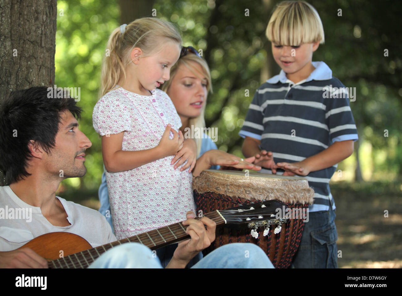Family surroundings hi-res stock photography and images - Alamy